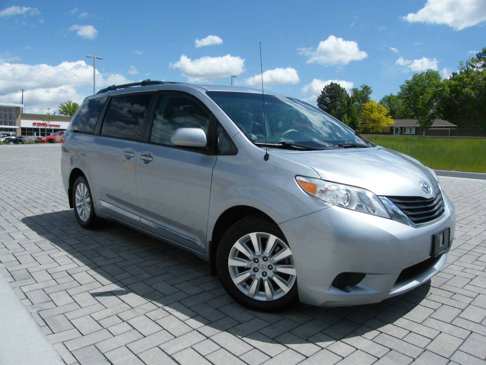 Extraordinary 2013 Toyota Sienna Le Specs Photos